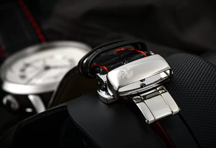 Benzinger Pure: Classic Elegance with Hand-Guillochéd Dial