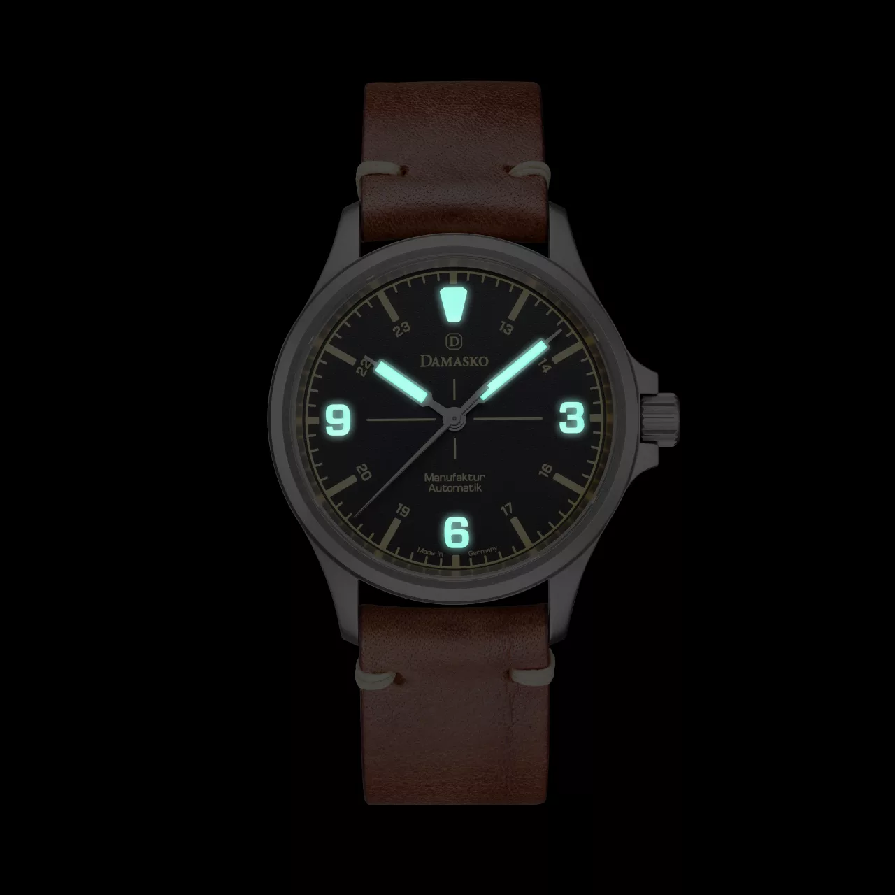 Damasko DK26 Watch – In-House A26 Movement with Old Radium Dial