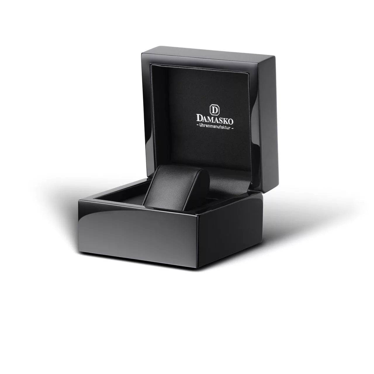 Damasko DK26 Watch – In-House A26 Movement with Old Radium Dial